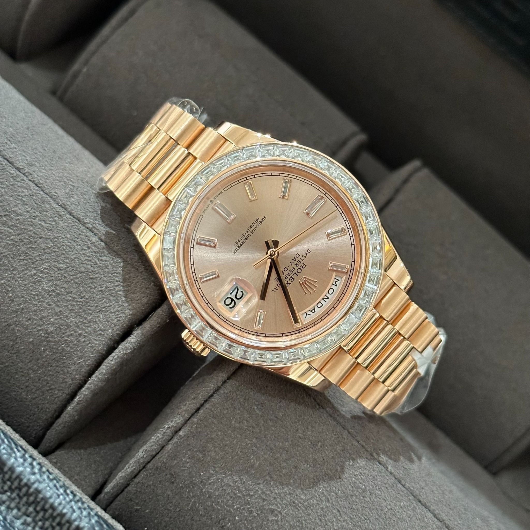 Rolex Day Date - Automatic Cal. 3255 Gold bọc vàng - kim cương baguet ...