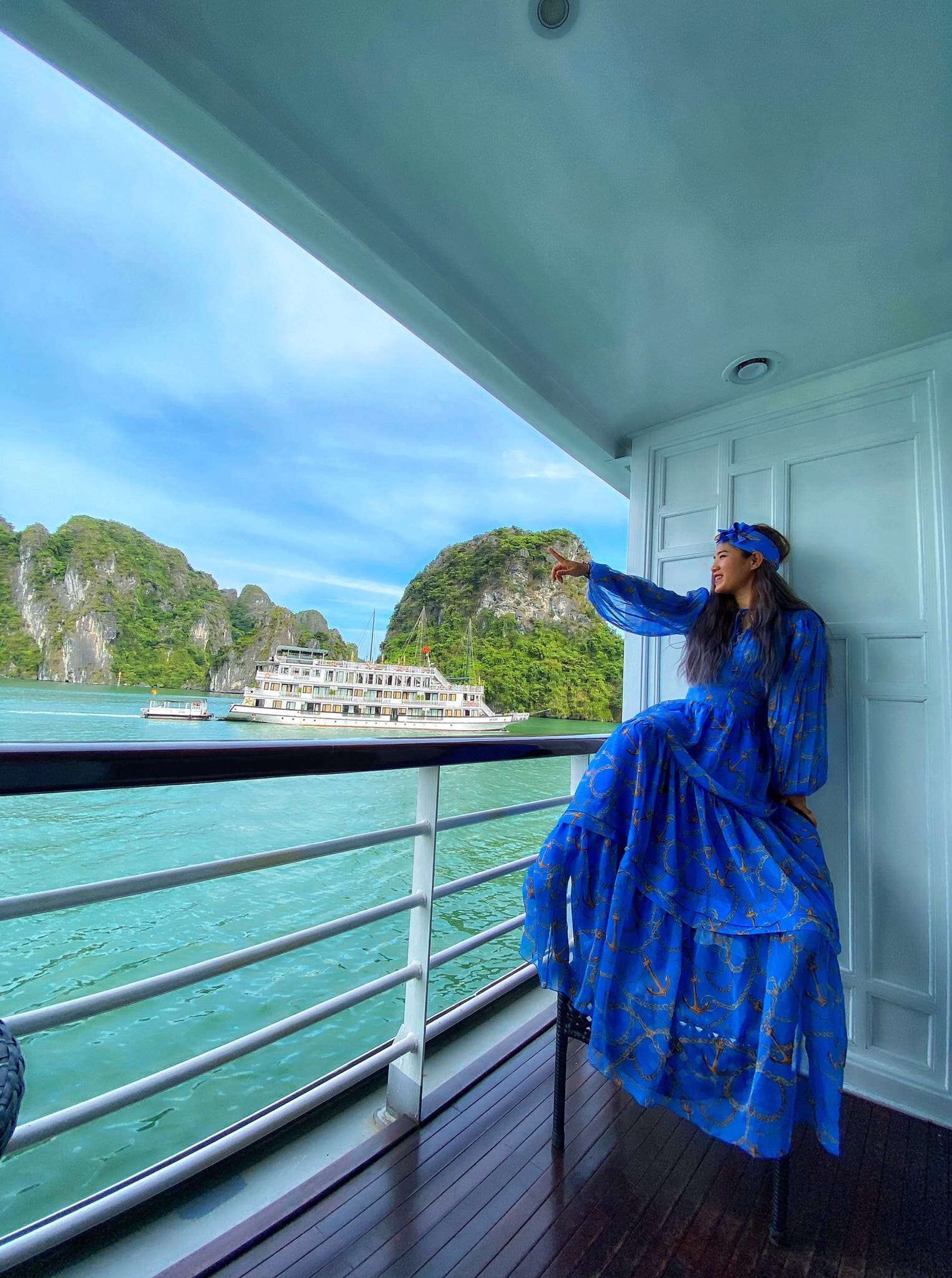 Đầm Maxi Tay Dài Hoa Lá XITA – Minde