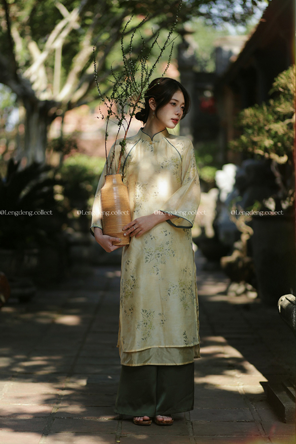 Áo Dài Cách Tân Hoàng Tường Thụy LÈNG DÈNG – Minde