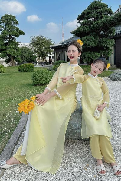 Áo Dài Cách Tân Tay Dài Thêu Hoa LINN DESIGN – Minde