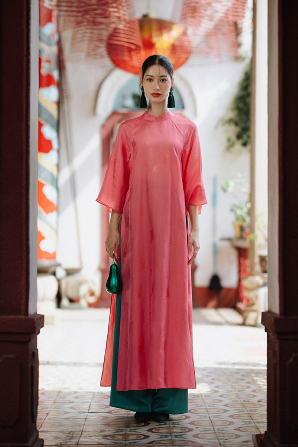 Áo Dài Cách Tân Phấn Đào XÉO XỌ – Minde