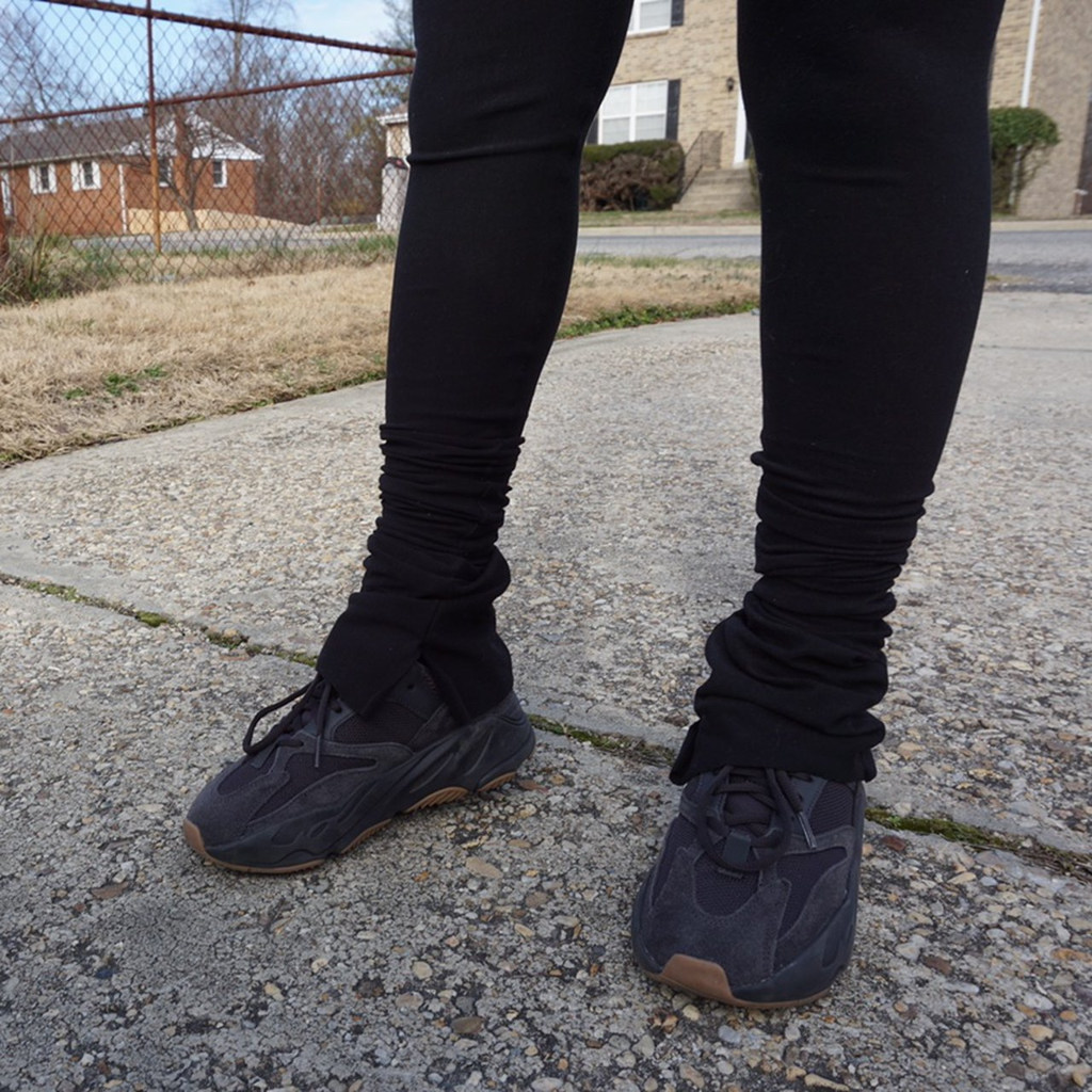 Giày Adidas Yeezy Boost 700 'Utility Black' FV5304 – LUXITY