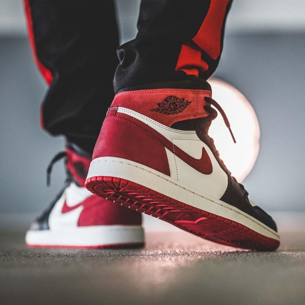 Giày Nike Air Jordan 1 Retro High Track 'Red' 555088-112 – LUXITY