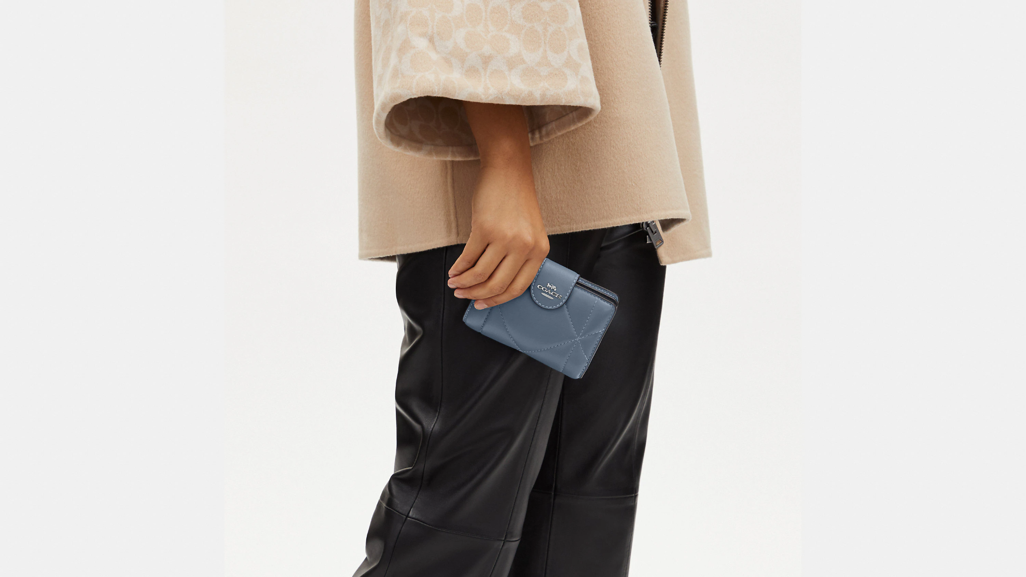 Ví Nữ Coach Medium Corner Zip Puffy Diamond 'Light Mist' CM997-SVQWP ...