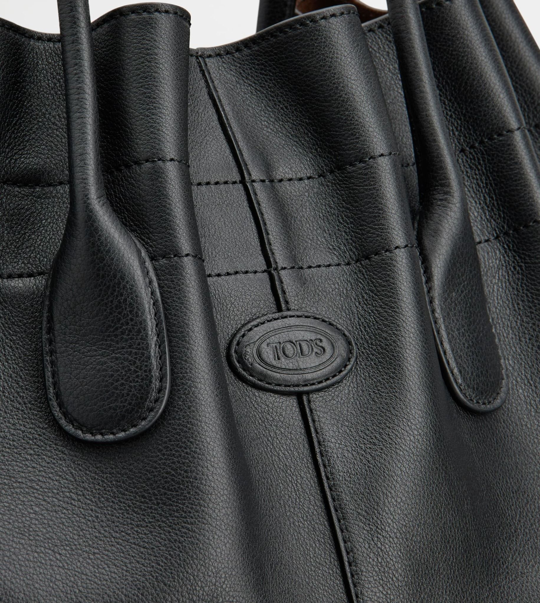 Túi Nữ Tod's Di Bag Medium Drawstring 'Black' XBWDBSF0300S85B999 – LUXITY