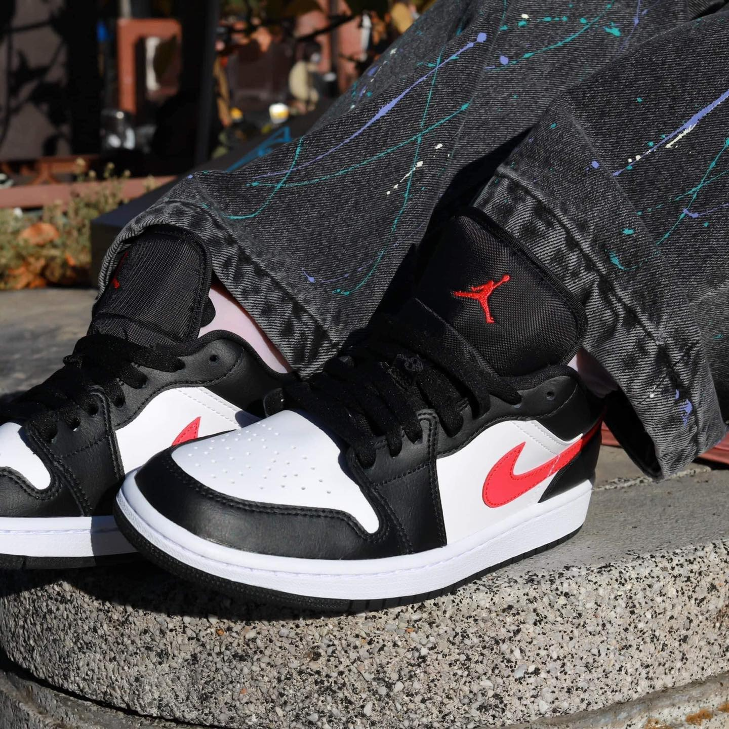 Giày Nike Air Jordan 1 Low Black Siren 'Red' DC0774-004 – LUXITY