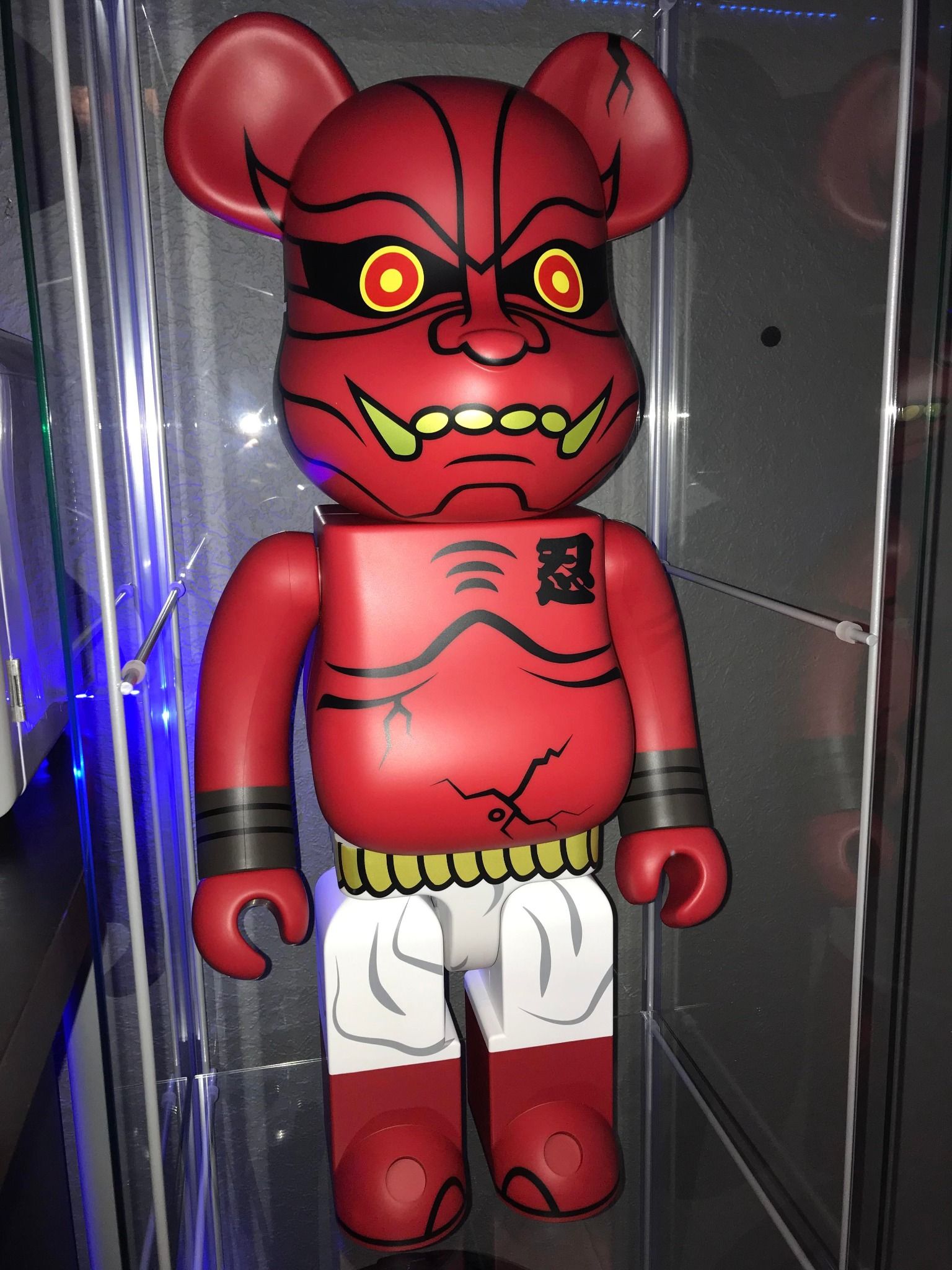 Mô Hình Bearbrick Red Oni – LUXITY