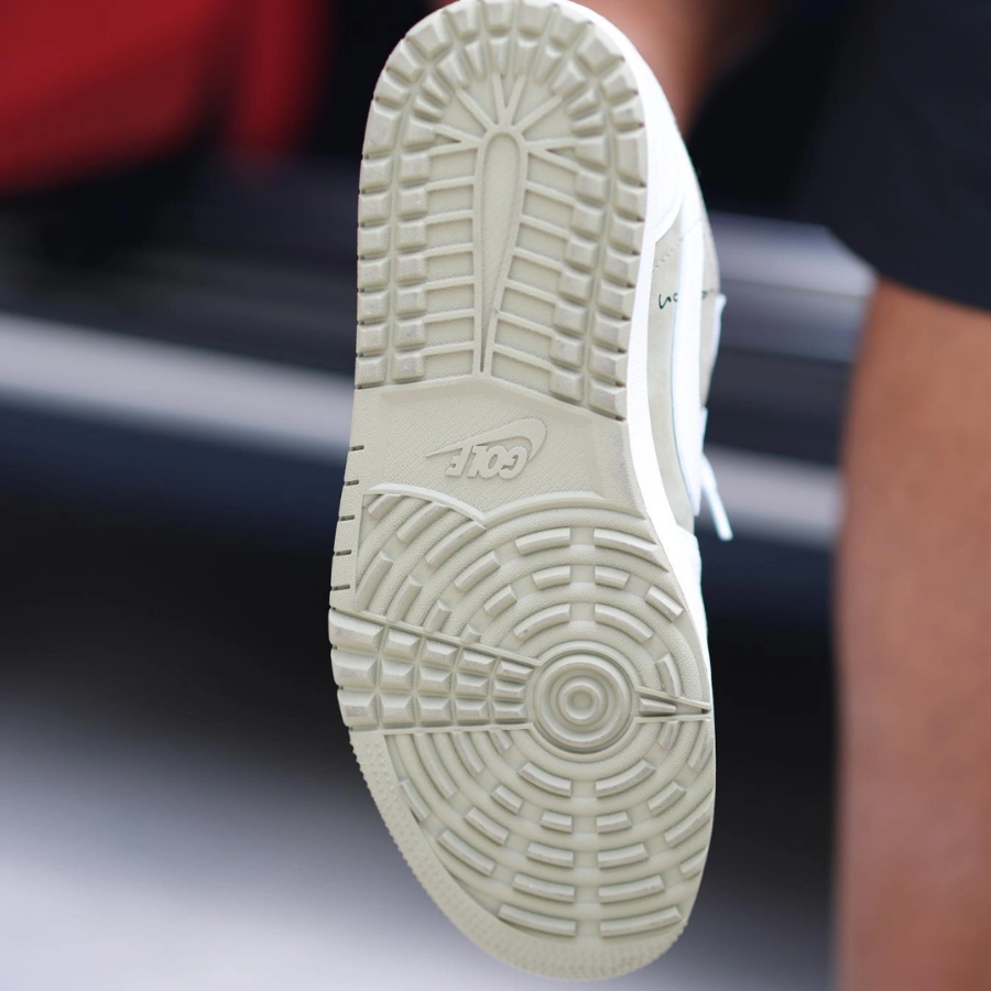 Giày Nike Air Jordan 1 Retro Low Golf 'Travis Scott' FZ3124-200 – LUXITY