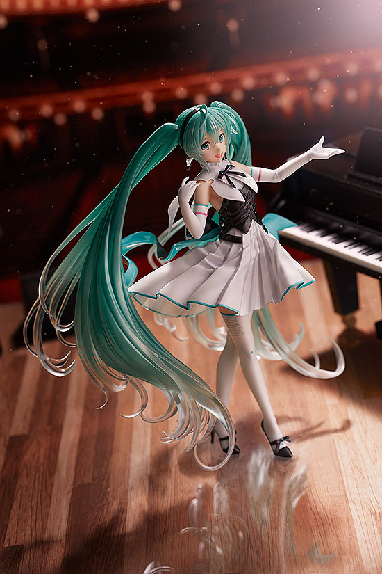 Hatsune Miku Symphony 2019 Ver. 1/8 - VOCALOID Series | Good Smile Com ...