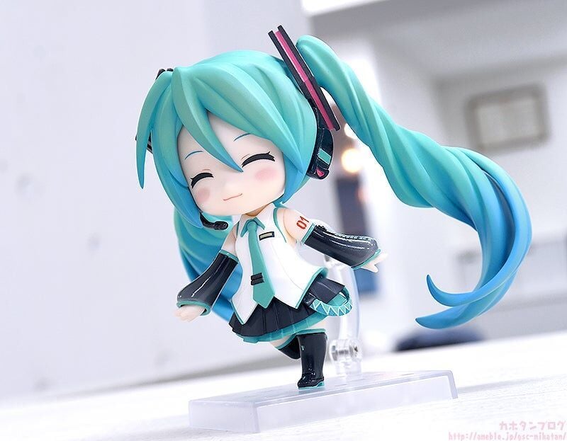 Nendoroid 2360 Hatsune Miku V3 - Vocaloid | Good Smile Company Figure ...