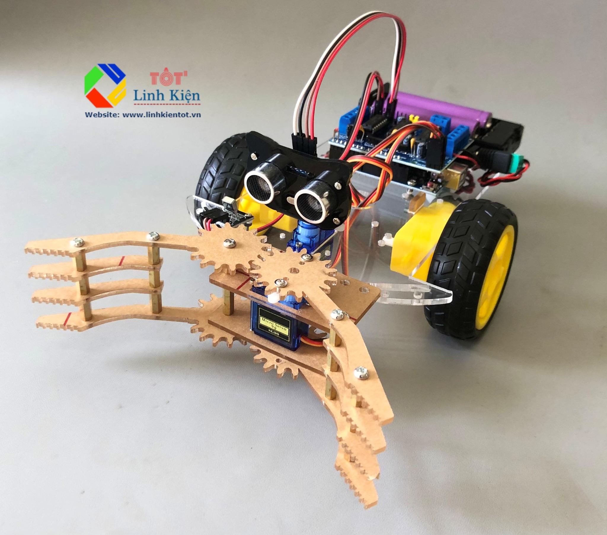 [Kèm code] Bộ xe robot arduino điều khiển từ xa có mỏ kẹp để gắp vật