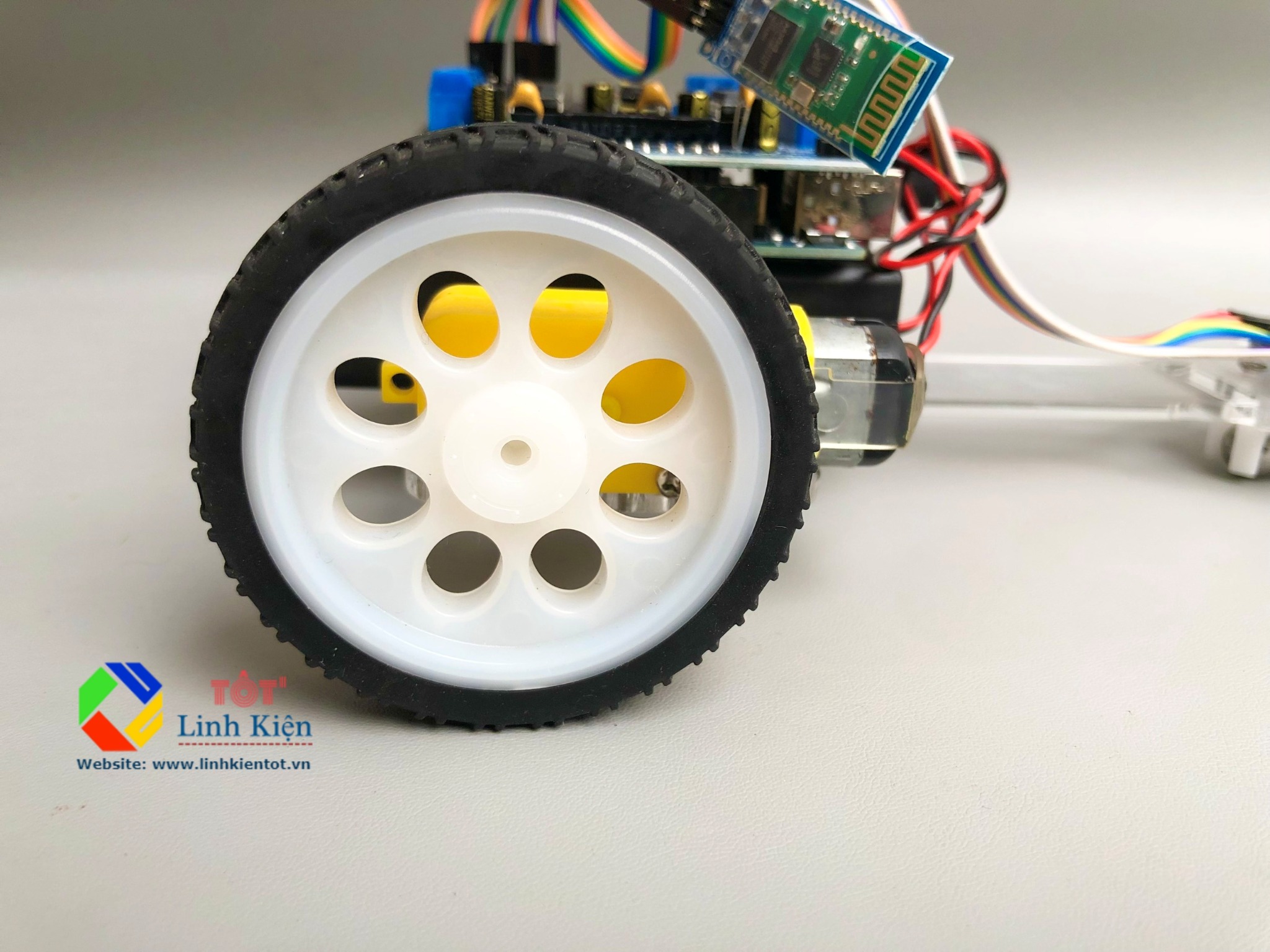 [Kèm code] Bộ xe đua dò đường Arduino dò line siêu nhạy, điều khiển bl