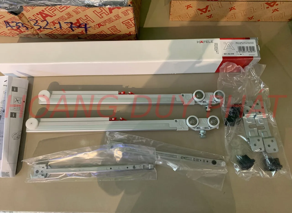 Phụ kiện cửa lùa giảm chấn Hafele 941.02.039 - Giá thương mại