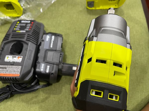MÁY BÙ LÔNG RYOBI P262 HP – Máy Khoan Pin Tùng Power Tool