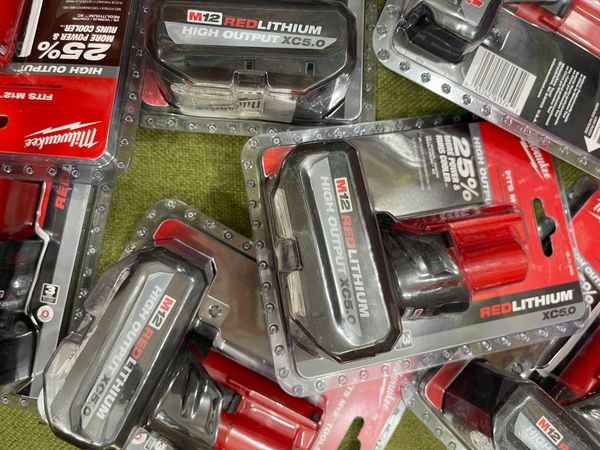 Pin 12V 5.0Ah Milwaukee M12 high output – Máy Khoan Pin Tùng Power Tool