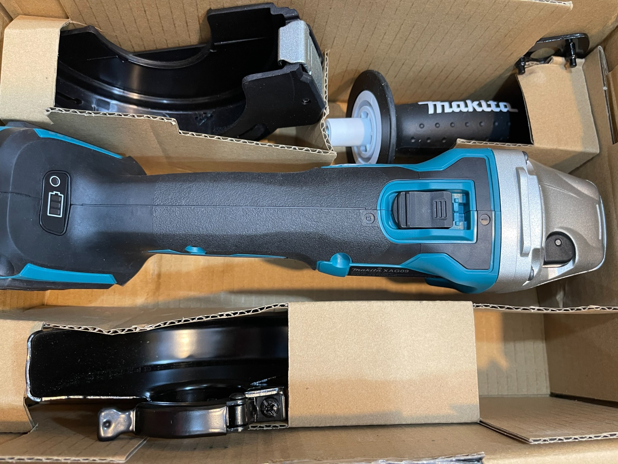 Makita xag09 store