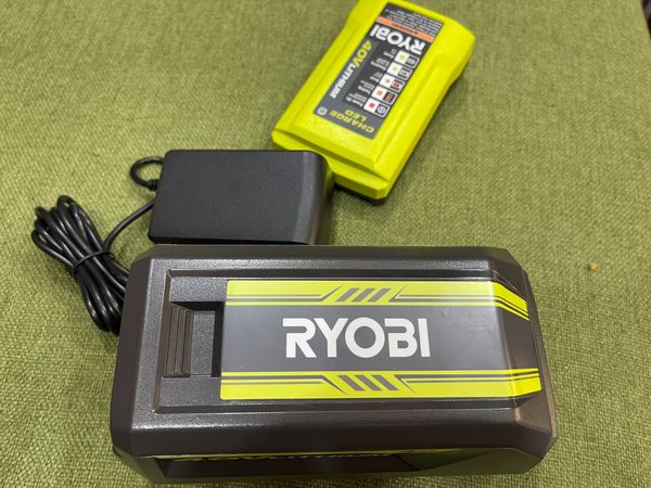 Pin Sạc Ryobi 40V 4Ah new – Máy Khoan Pin Tùng Power Tool
