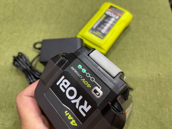 Pin Sạc Ryobi 40V 4Ah new – Máy Khoan Pin Tùng Power Tool