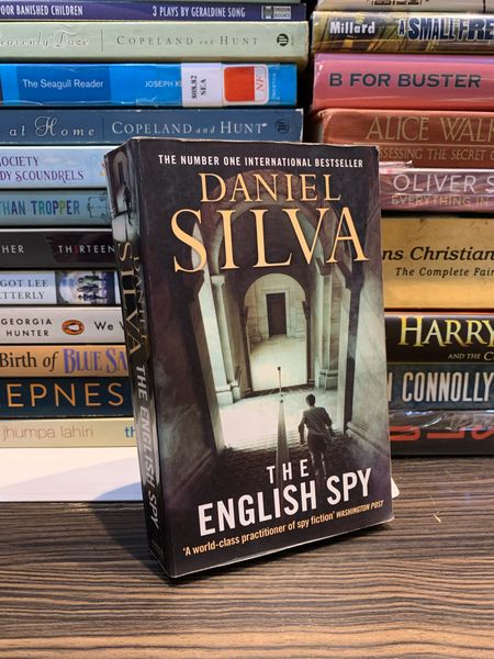 THE ENGLISH SPY - Daniel Silva – Momo Bookstore