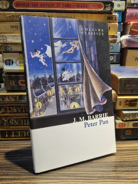 PETER PAN - J.M. Barrie (Collins Classics) – Momo Bookstore