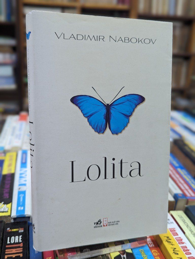 Lolita - Vladimir Nabokov – Momo Bookstore