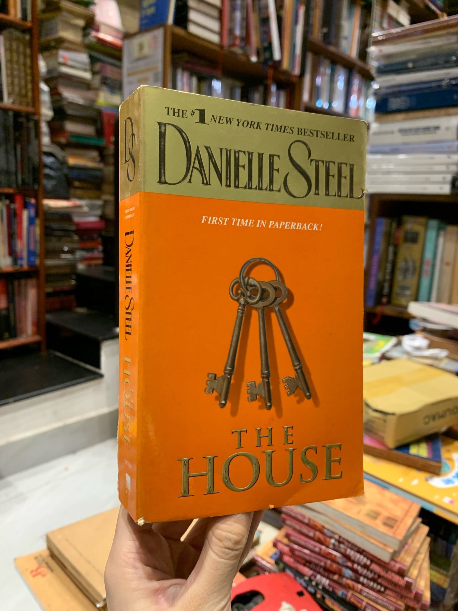 The House - Danielle Steel – Momo Bookstore