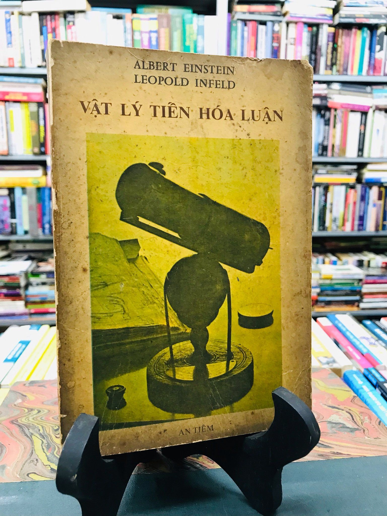 Vật lý tiến hoá luận - Albert Einstein & Leopold Infeld – Momo Bookstore