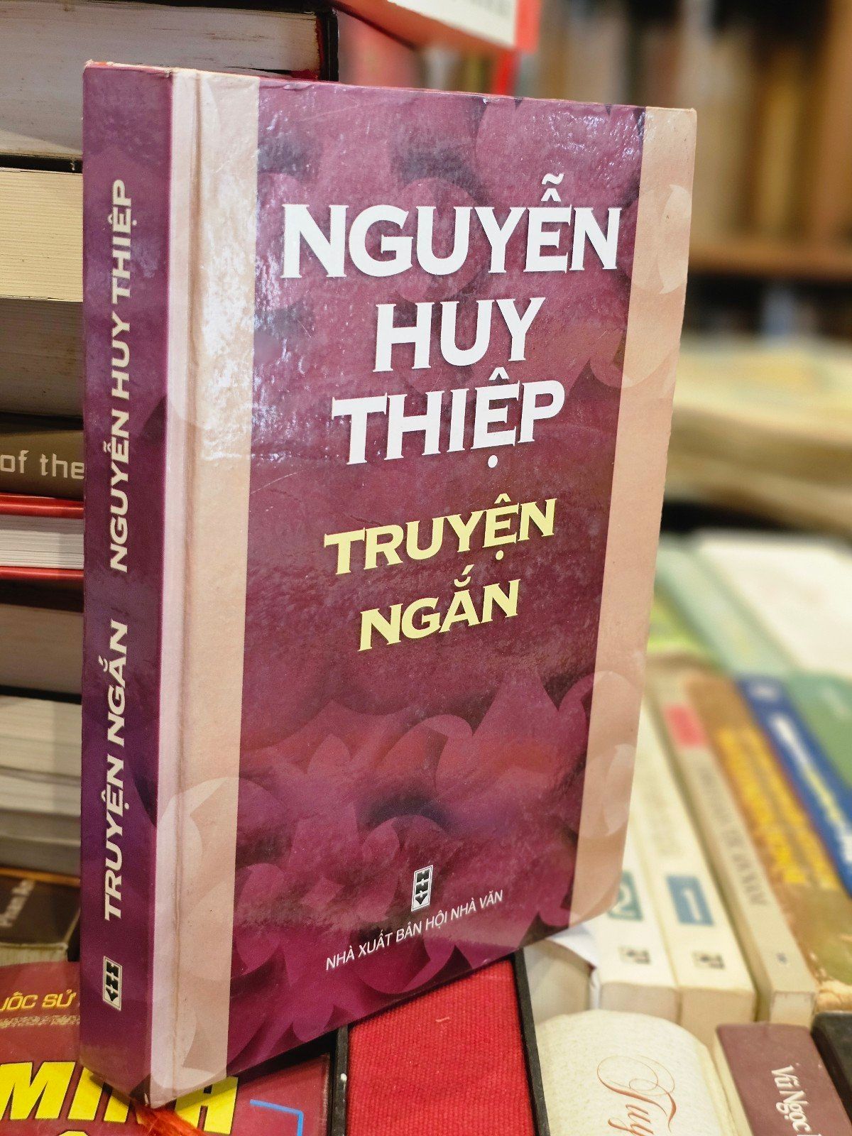 Truyện ngắn Nguyễn Huy Thiệp – Momo Bookstore