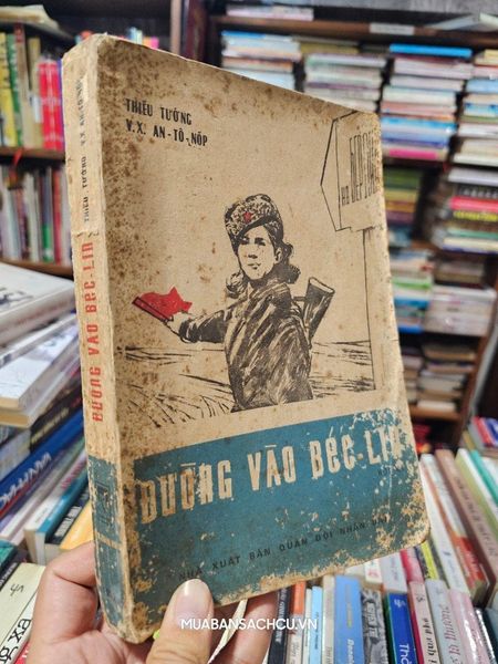 Đường vào Béc Lin - Thiếu Tướng V.X.Antonốp ( khổ dài ) – Momo Bookstore