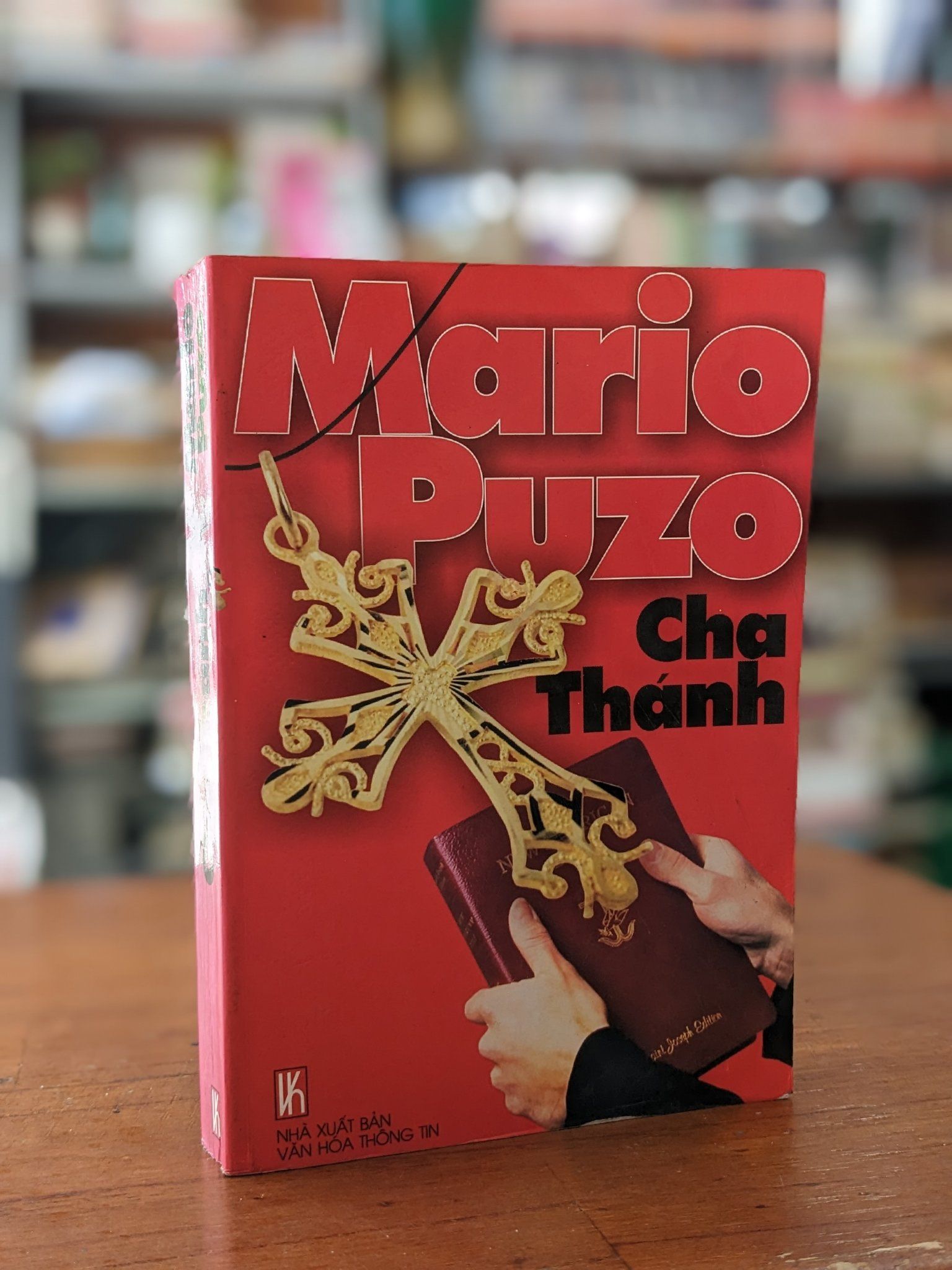 Cha Thánh - Mario Puzo – Momo Bookstore