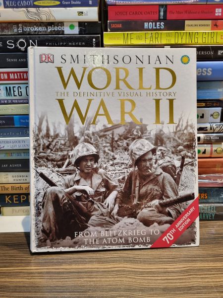 WORLD WAR II : The Definitive Visual History (DK) – Momo Bookstore