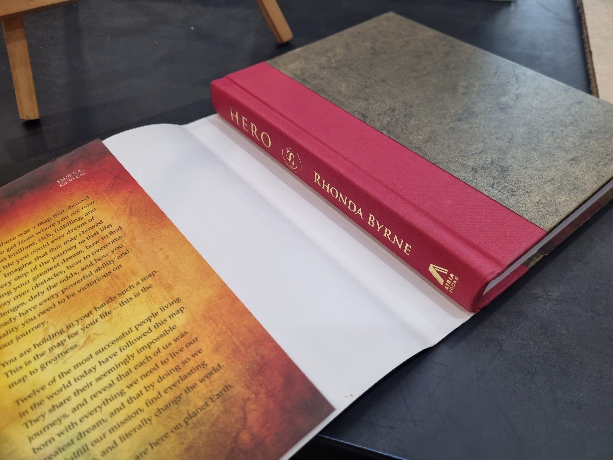 THE SECRET : HERO - Rhonda Byrne – Momo Bookstore