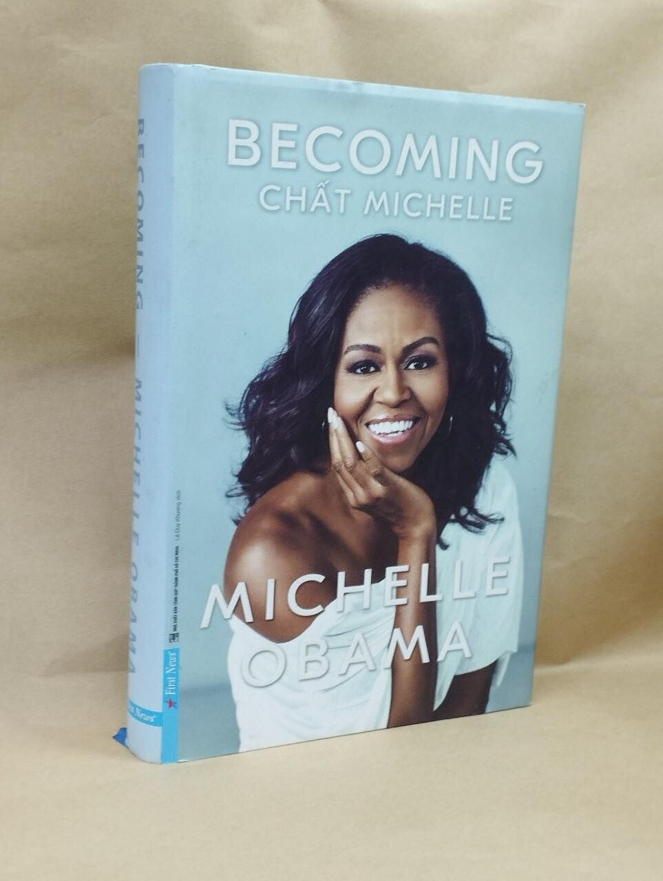 Becoming Chất Michelle - Michelle Obama – Momo Bookstore