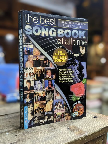 The best songbook of all time – Momo Bookstore