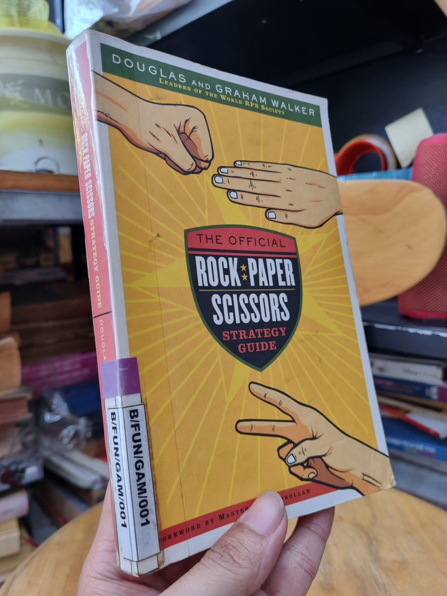 THE OFFICIAL ROCK PAPER SCISSORS : STRATEGY GUIDE – Momo Bookstore