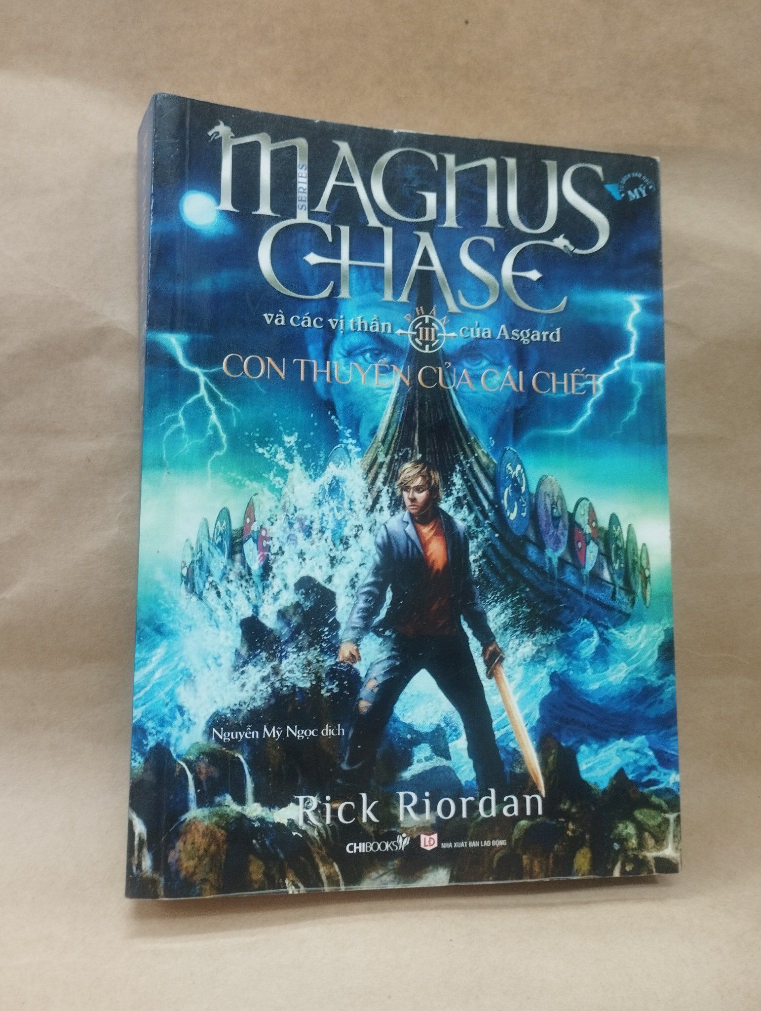 Con thuyền của cái chết - Rick Riordan – Momo Bookstore