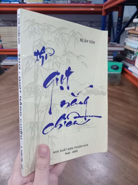 Giọt nắng chiều - Xuân Tốn – Momo Bookstore