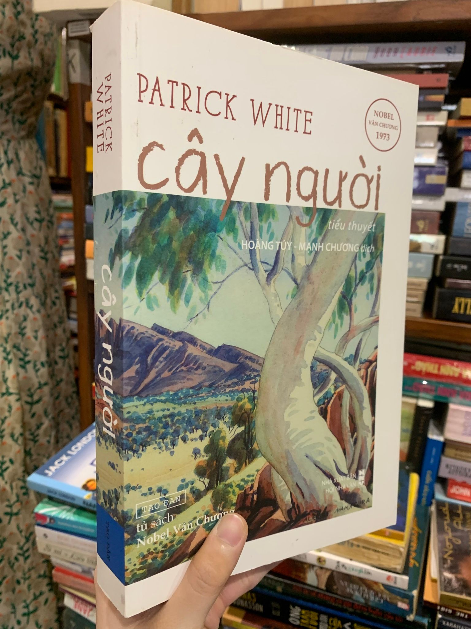 Cây người - Pattrick White – Momo Bookstore