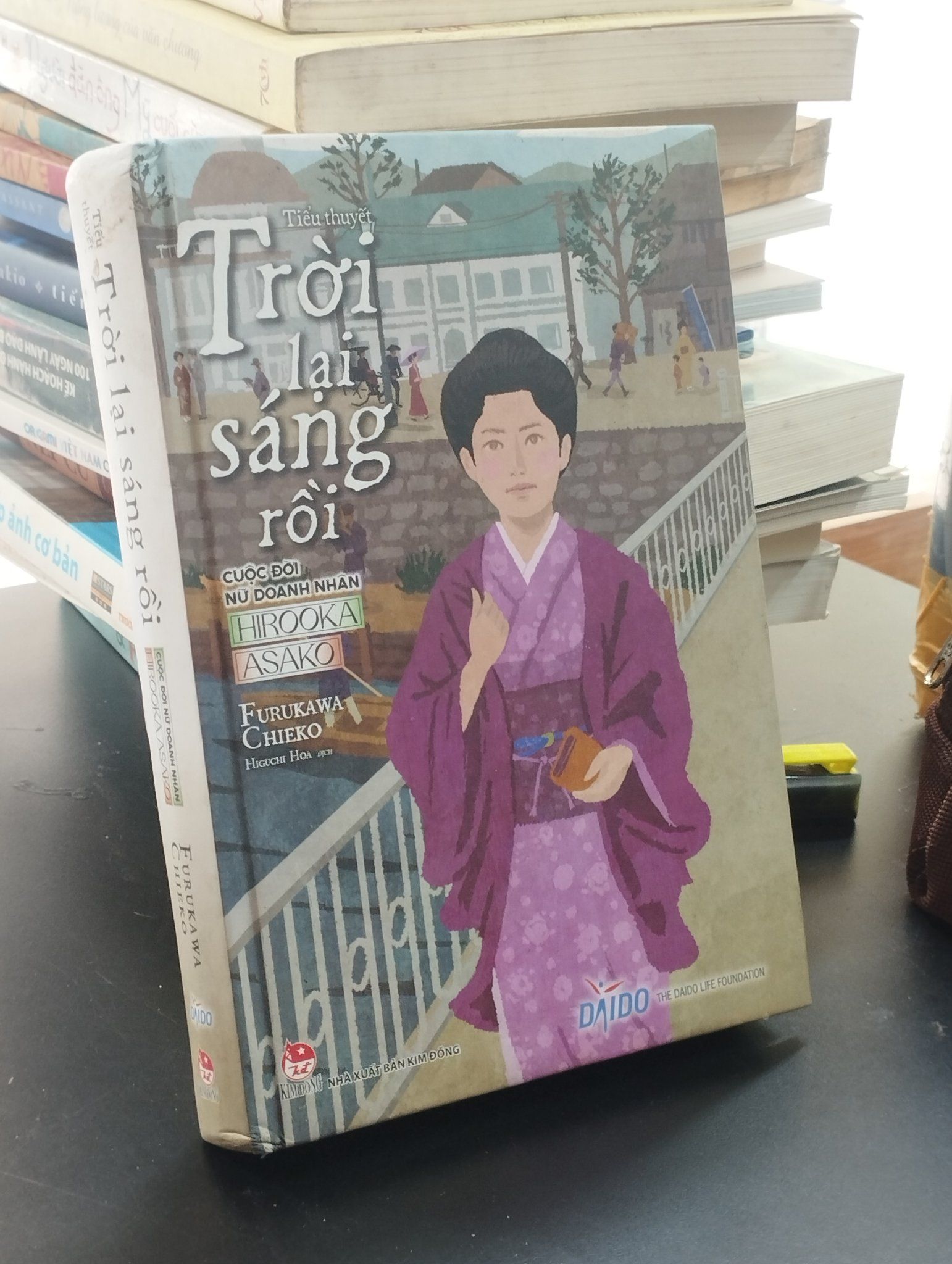 Trời lại sáng rồi: cuộc đời nữ doanh nhân Hirooka Asako – Momo Bookstore