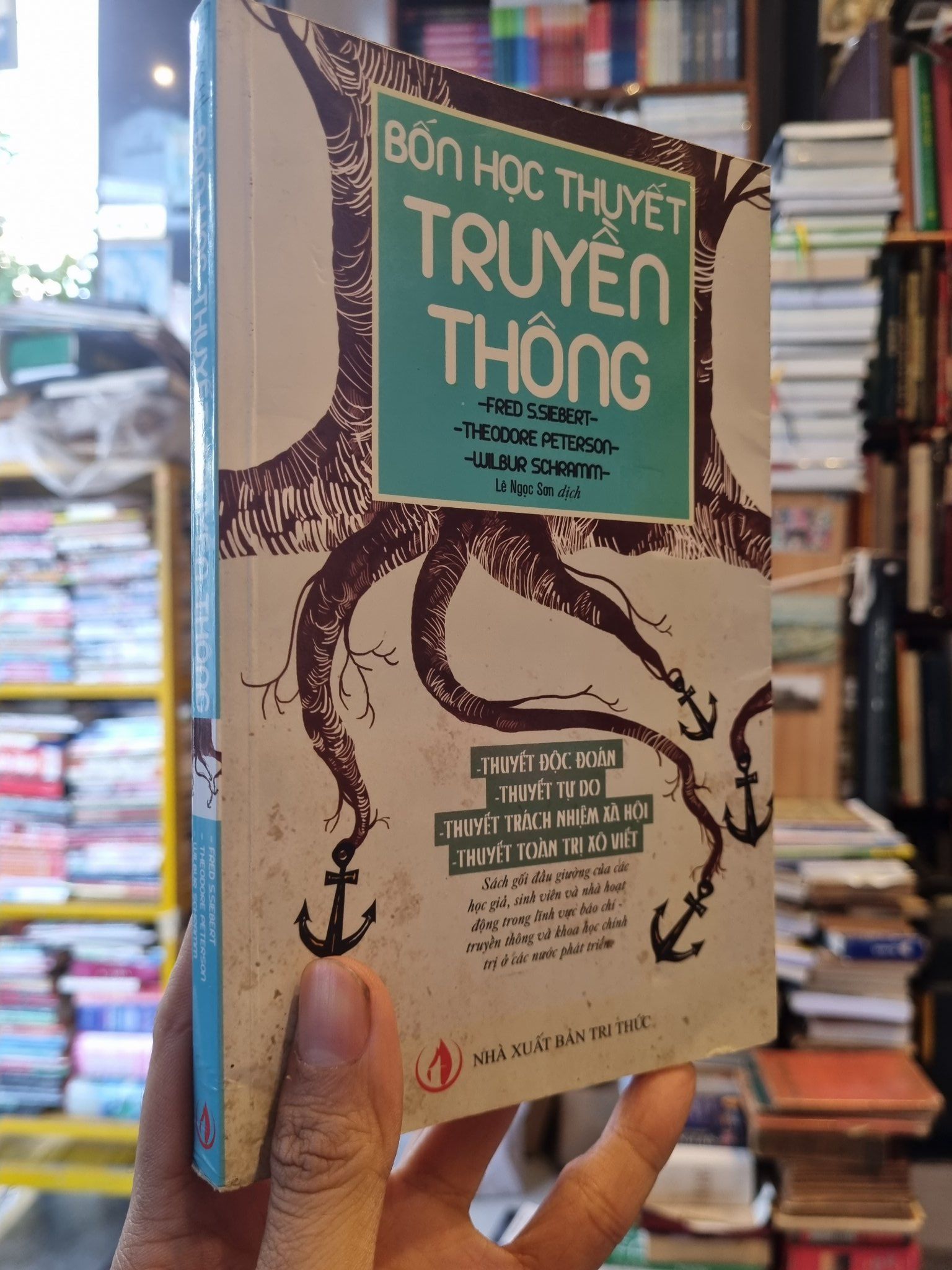 Bốn học thuyết truyền thông - Fred S.Siebert & nhóm tác giả – Momo ...