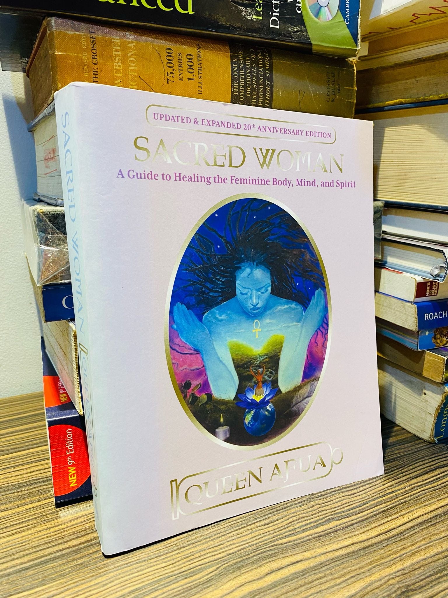 SACRED WOMAN - QUEEN AFUA – Momo Bookstore