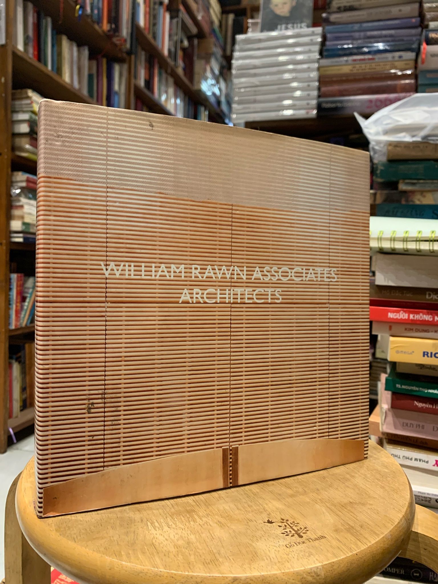 WILLIAM RAWN ASSOCIATES ARCHITECTS – Momo Bookstore