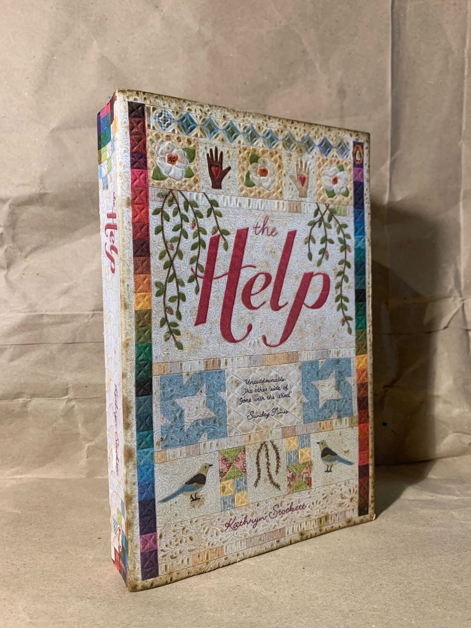 THE HELP - Kathryn Stockett – Momo Bookstore