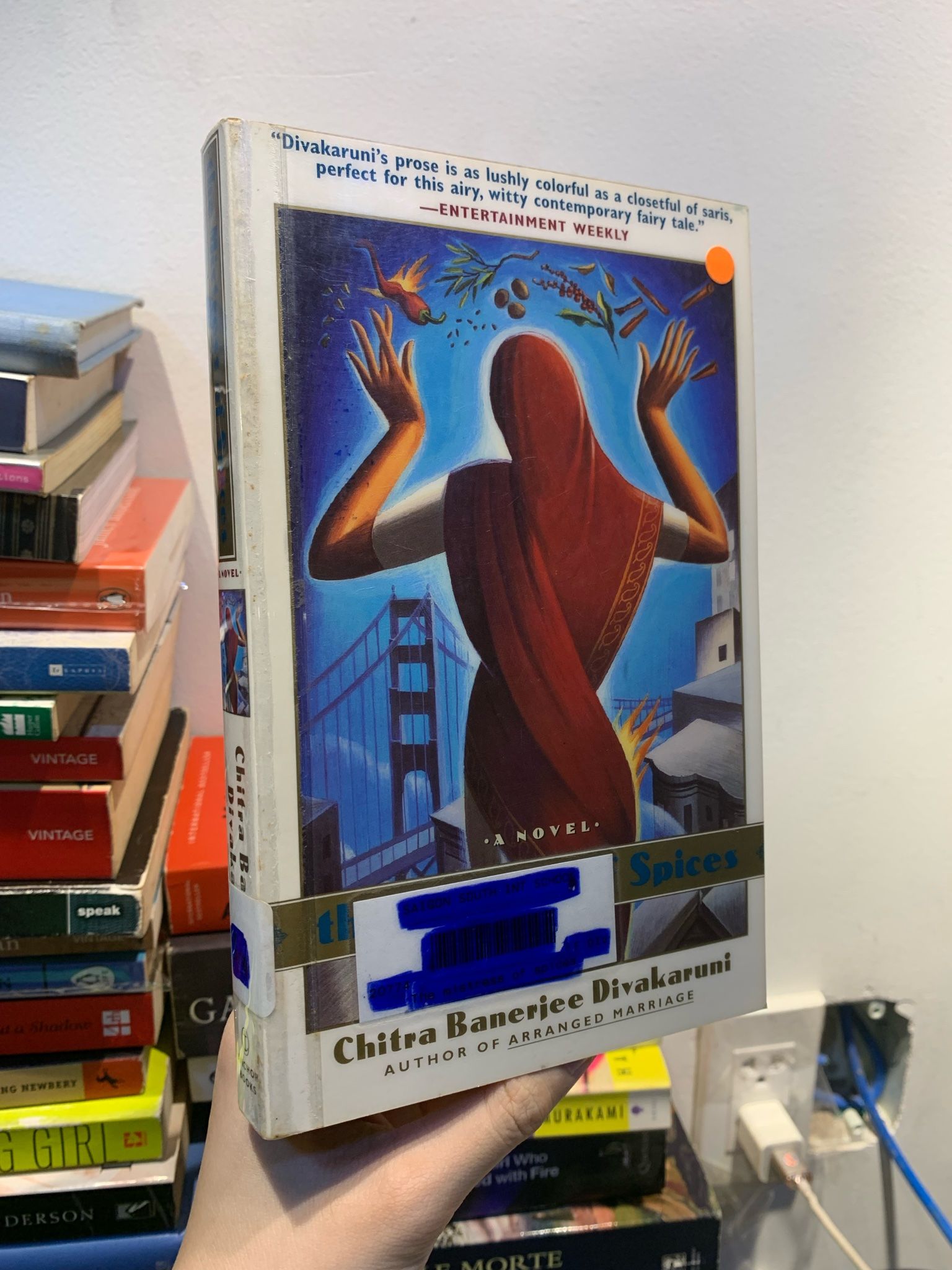 THE MISTRESS OF SPICES - Chitra Baneriee Divakaruni – Momo Bookstore