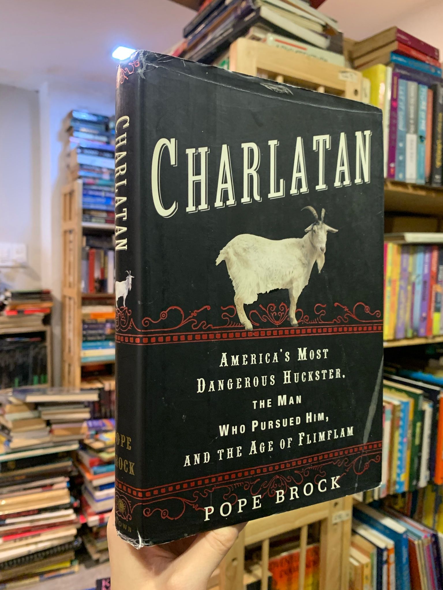 Charlatan: America's Most Dangerous Huckster - Pope Brock – Momo Bookstore