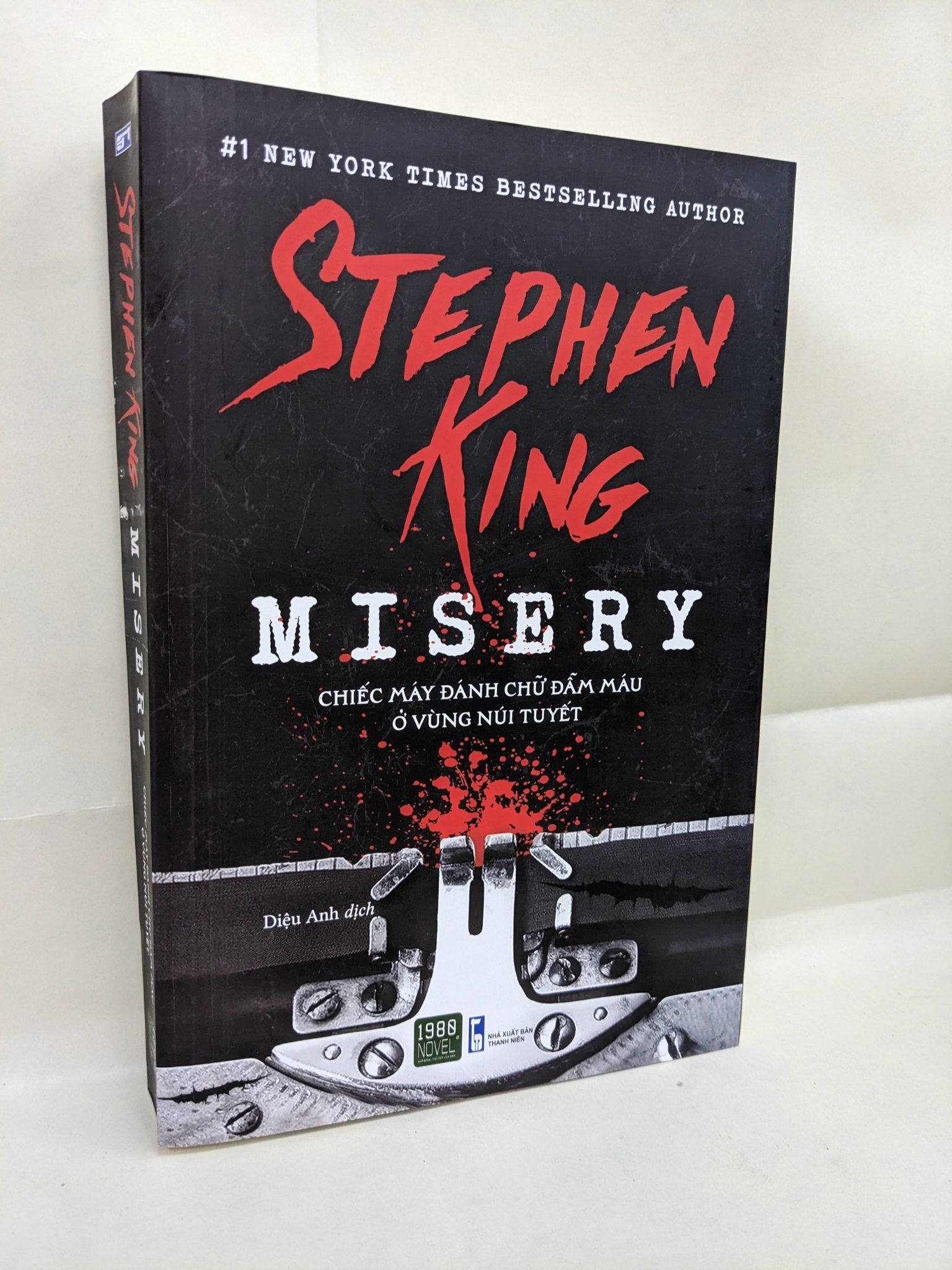 Misery chiếc máy đánh chữ đẫm máu ở vùng núi tuyết - Stephen King ...