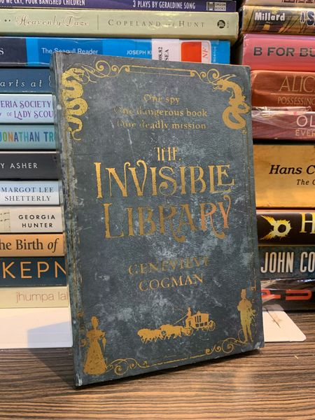 THE INVISIBLE LIBRARY - Genevieve Cogman – Momo Bookstore