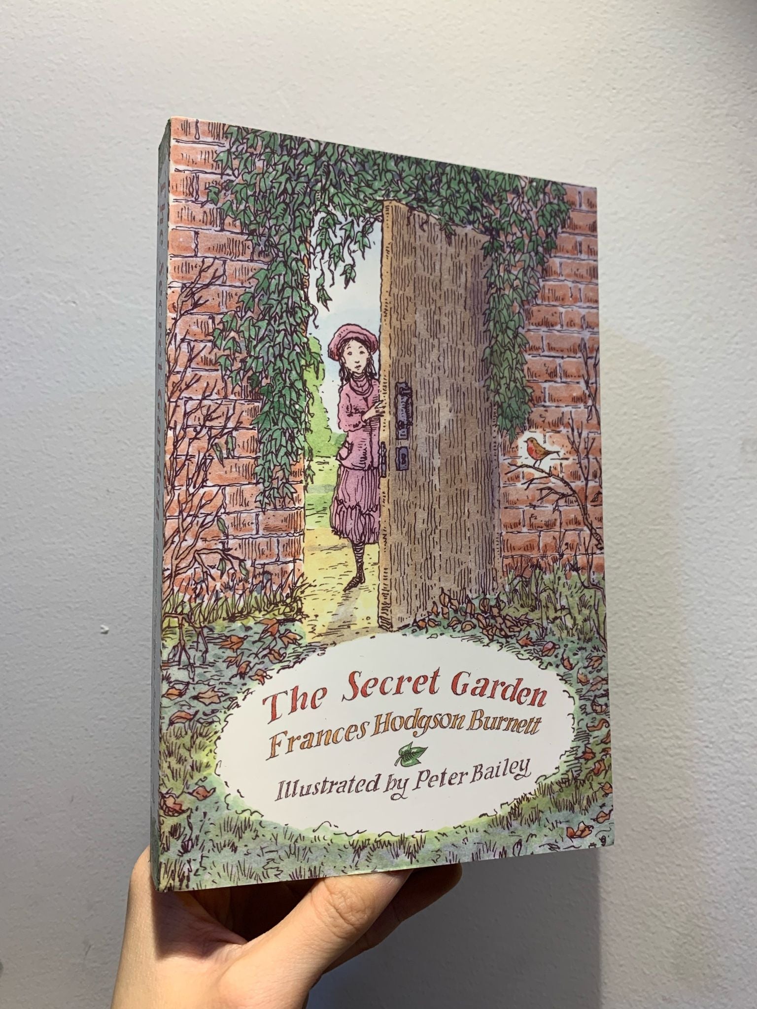 THE SECRET GARDEN - Frances Hodgson Burnett – Momo Bookstore