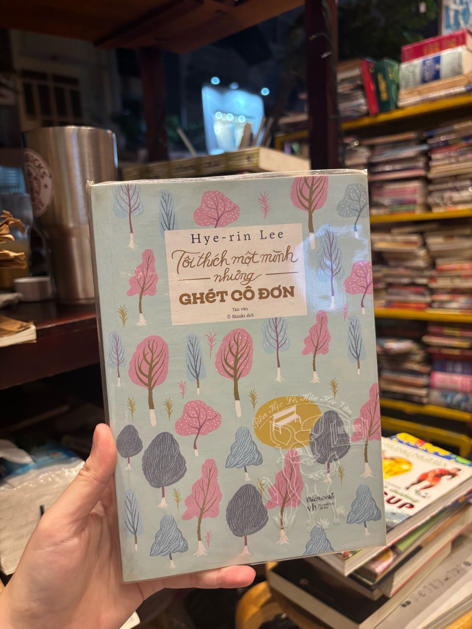 Tôi thích một mình nhưng ghét cô đơn - Hye Rin Lee – Momo Bookstore