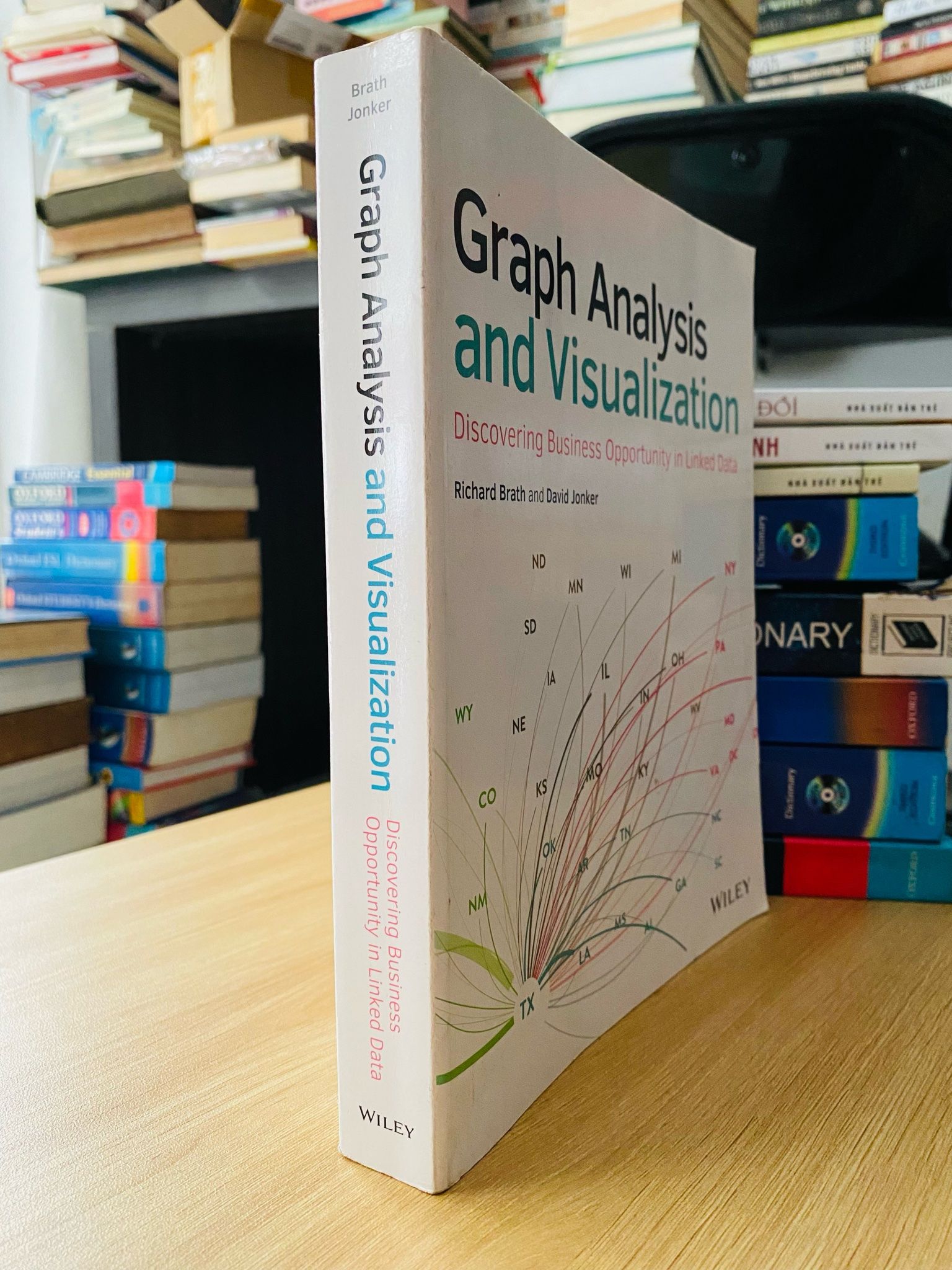 GRAPH ANALYSIS AND VISUALIZATION: DISCOVERING BUSINESS OPPORTUNITY IN – Momo Bookstore